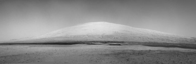 Monte Sharp visto pelo Curiosity: primeiro panorama em alta resolução