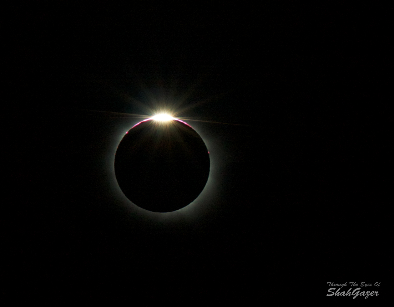 12 fotos e 1 vídeo do eclipse solar total