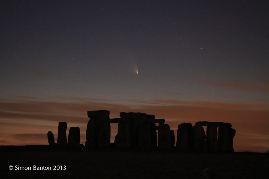 Cometa em Stonehenge