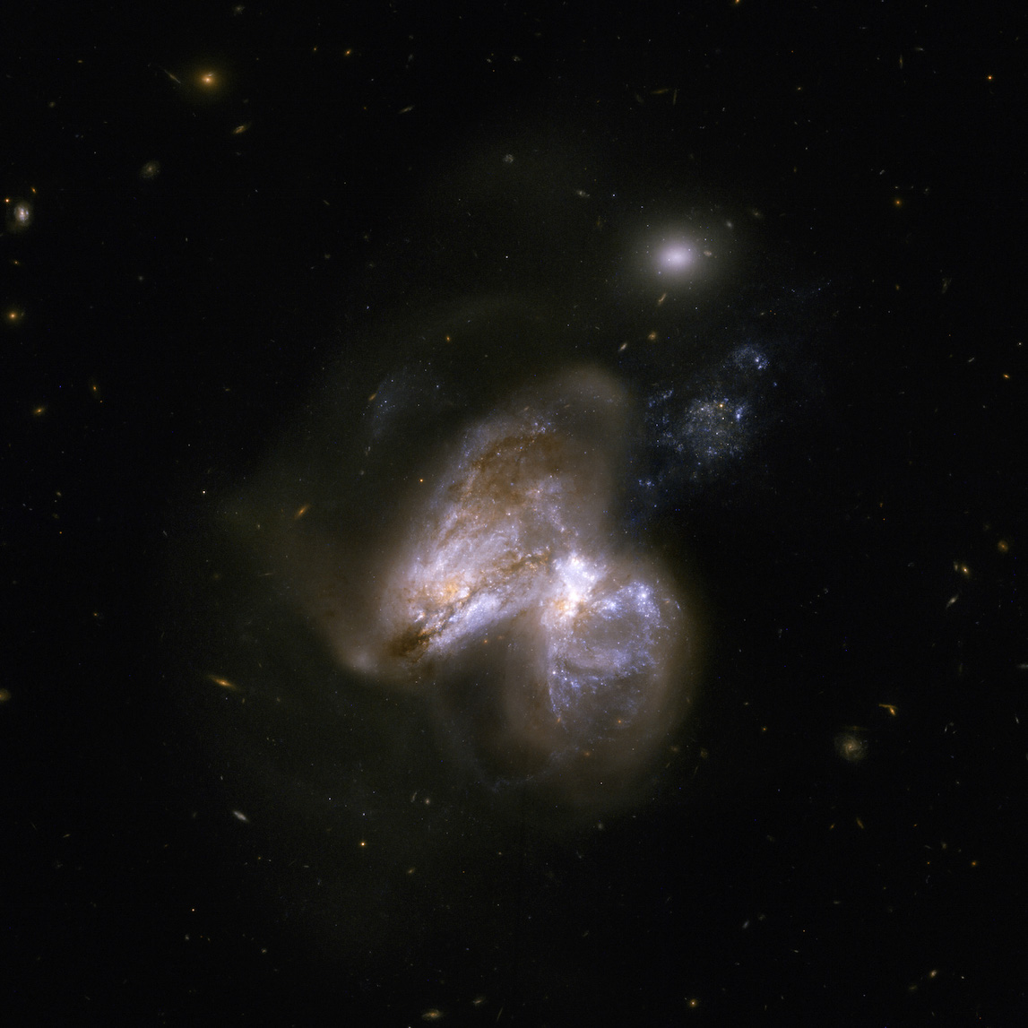 Os Buracos Negros de Arp 299