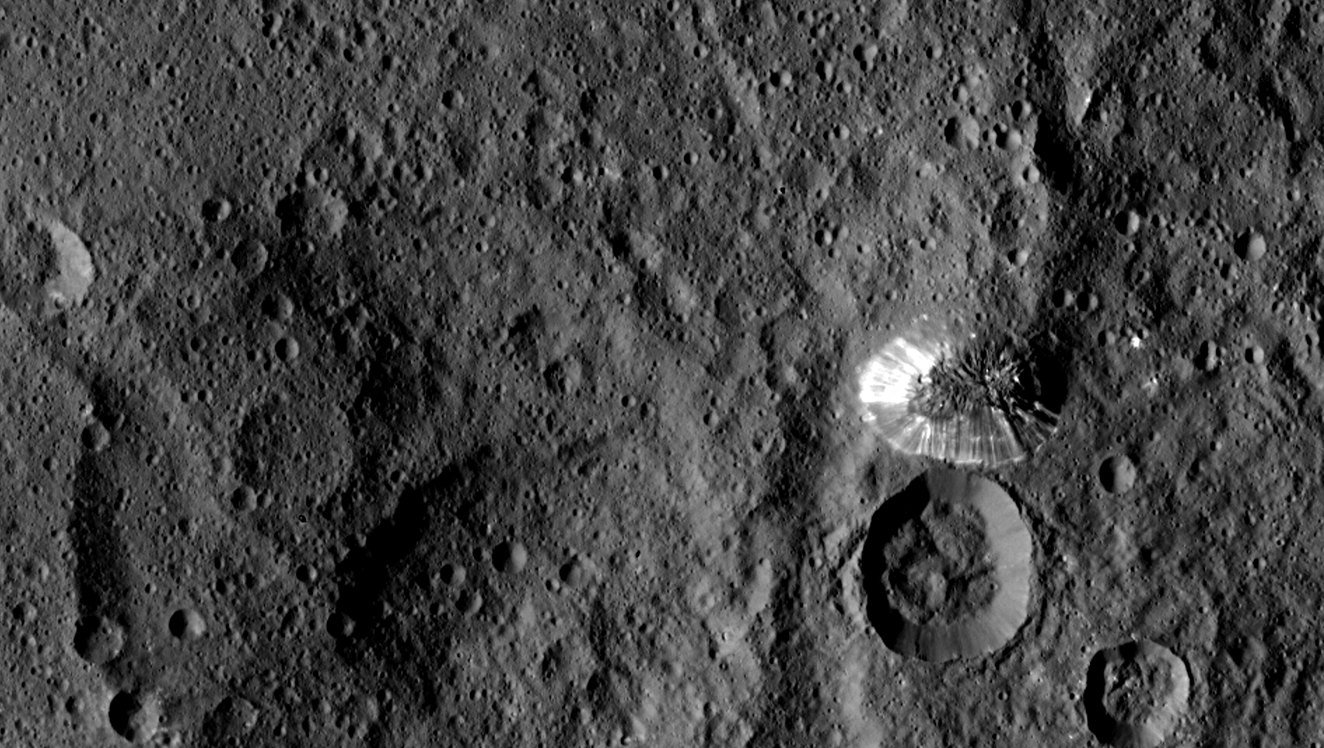 Imagens Mais Detalhadas de Ceres