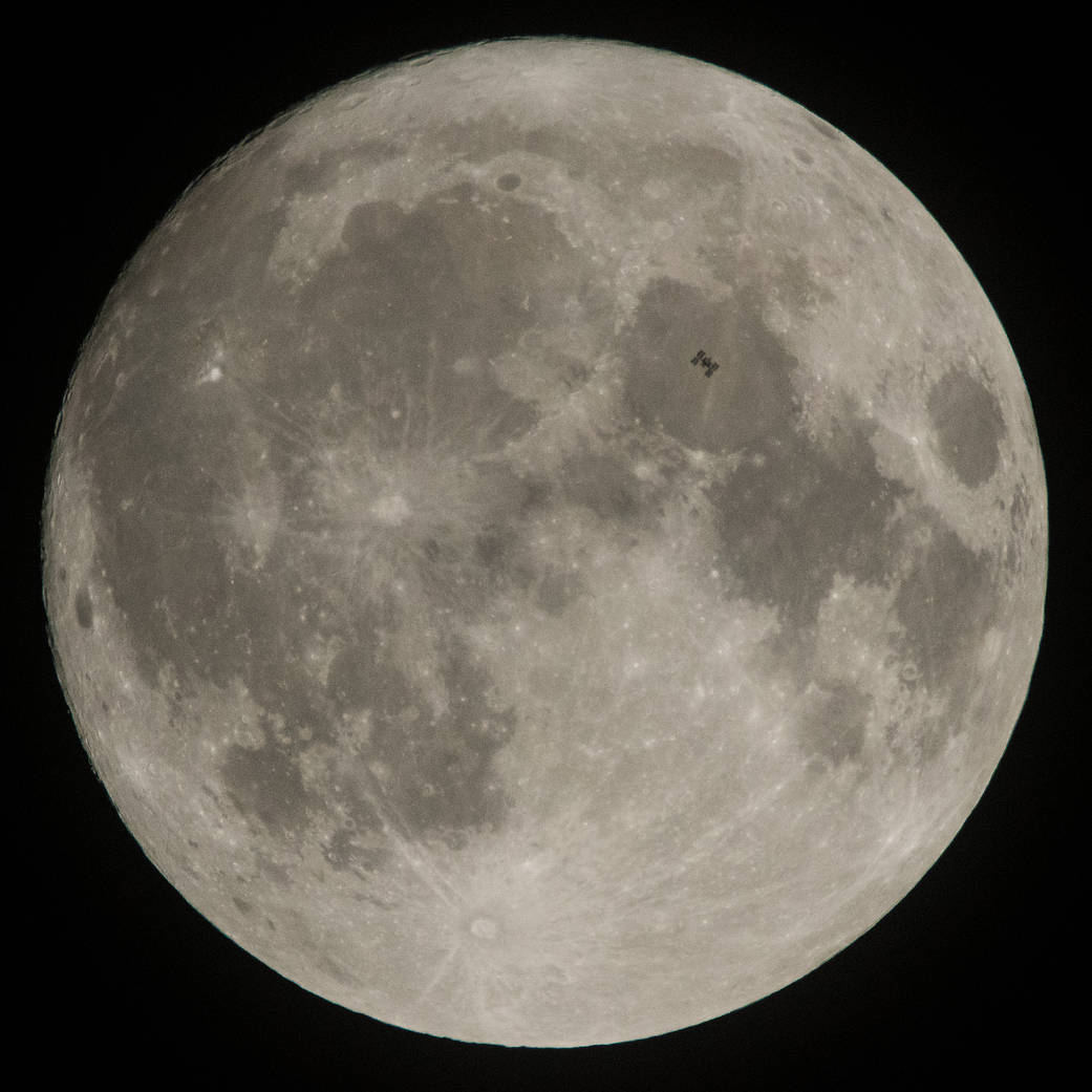 ISS na Lua